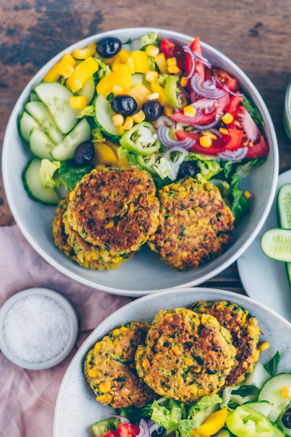 Corn patties with spinach and salad | vegetable fritters - Klara`s Life