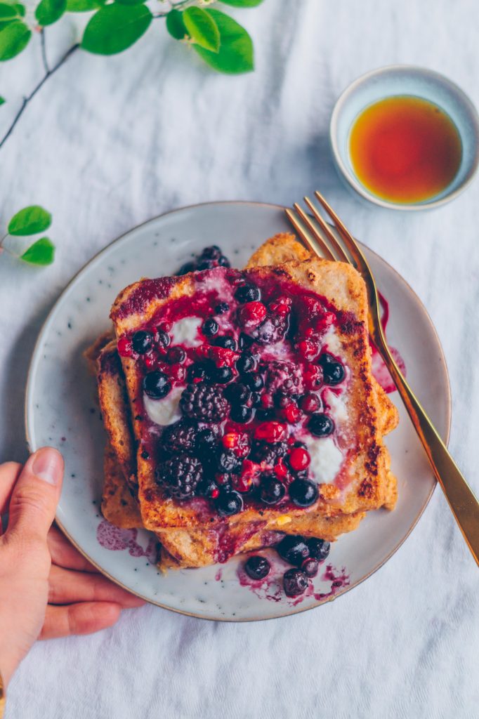French Toast with Berry Compote, easy and vegan - Klara`s Life