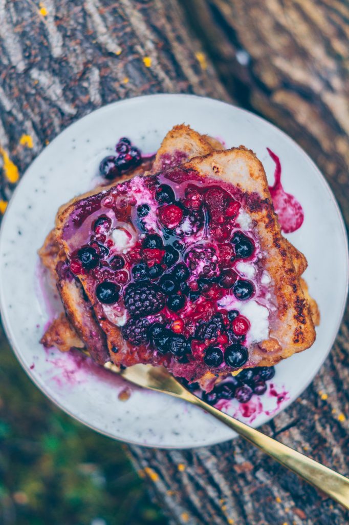 French Toast with Berry Compote, easy and vegan - Klara`s Life