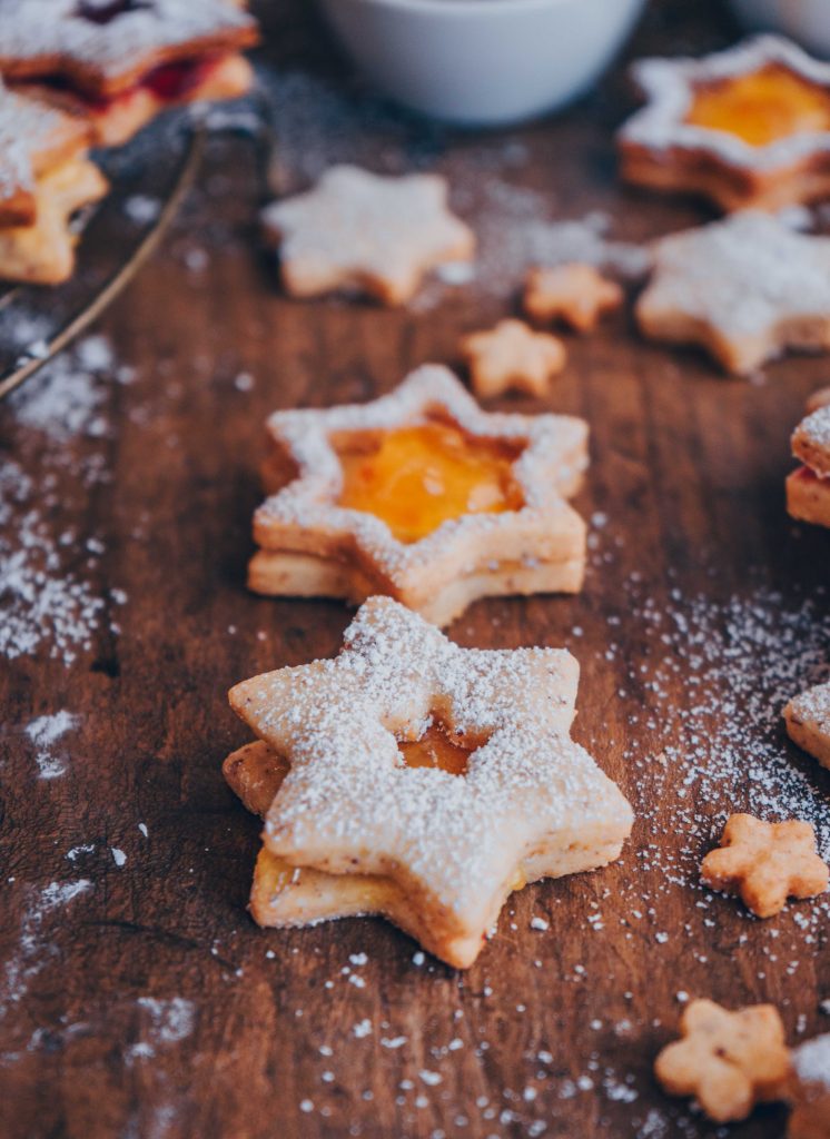 Christmas Cookies with raspberry and orange jam - Klara`s Life