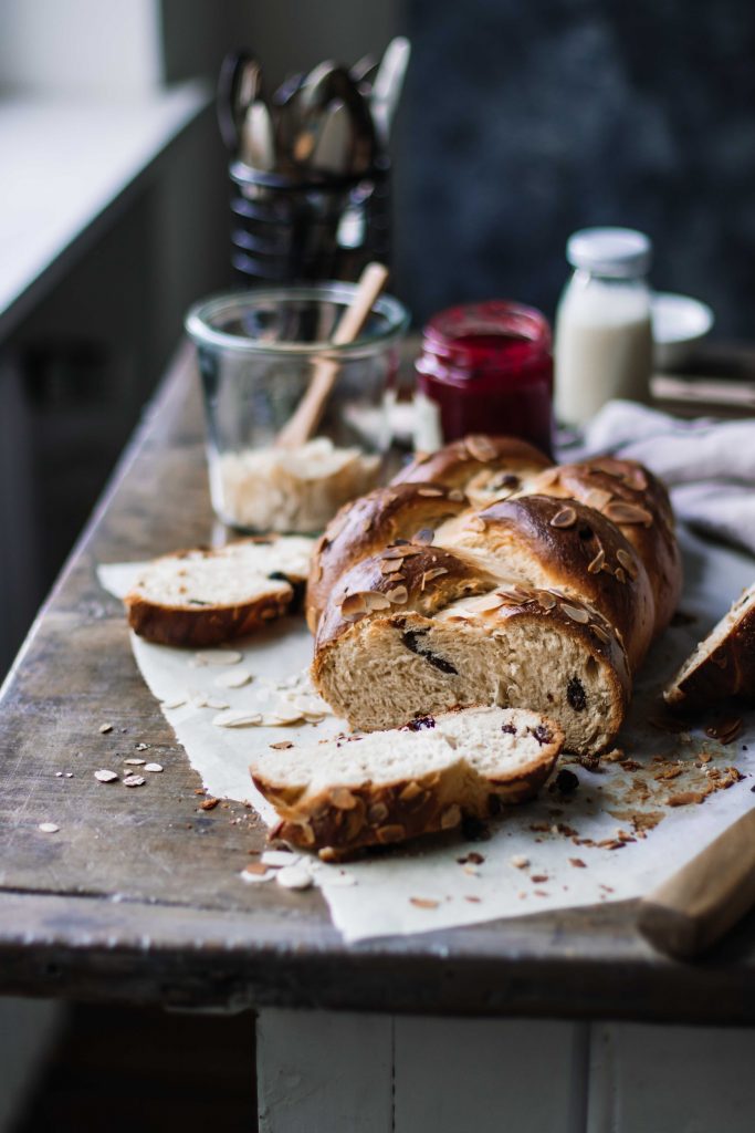 Challah bread recipe with raisins and sliced almonds - Klara`s Life