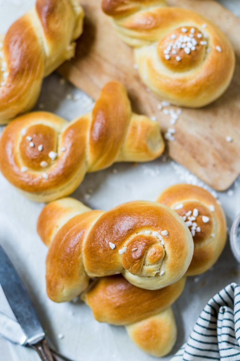 Easter Bunny Rolls | homemade & easy - Klara`s Life