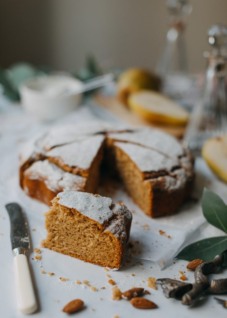 Pear and almond cake with tonka bean - Klara`s Life